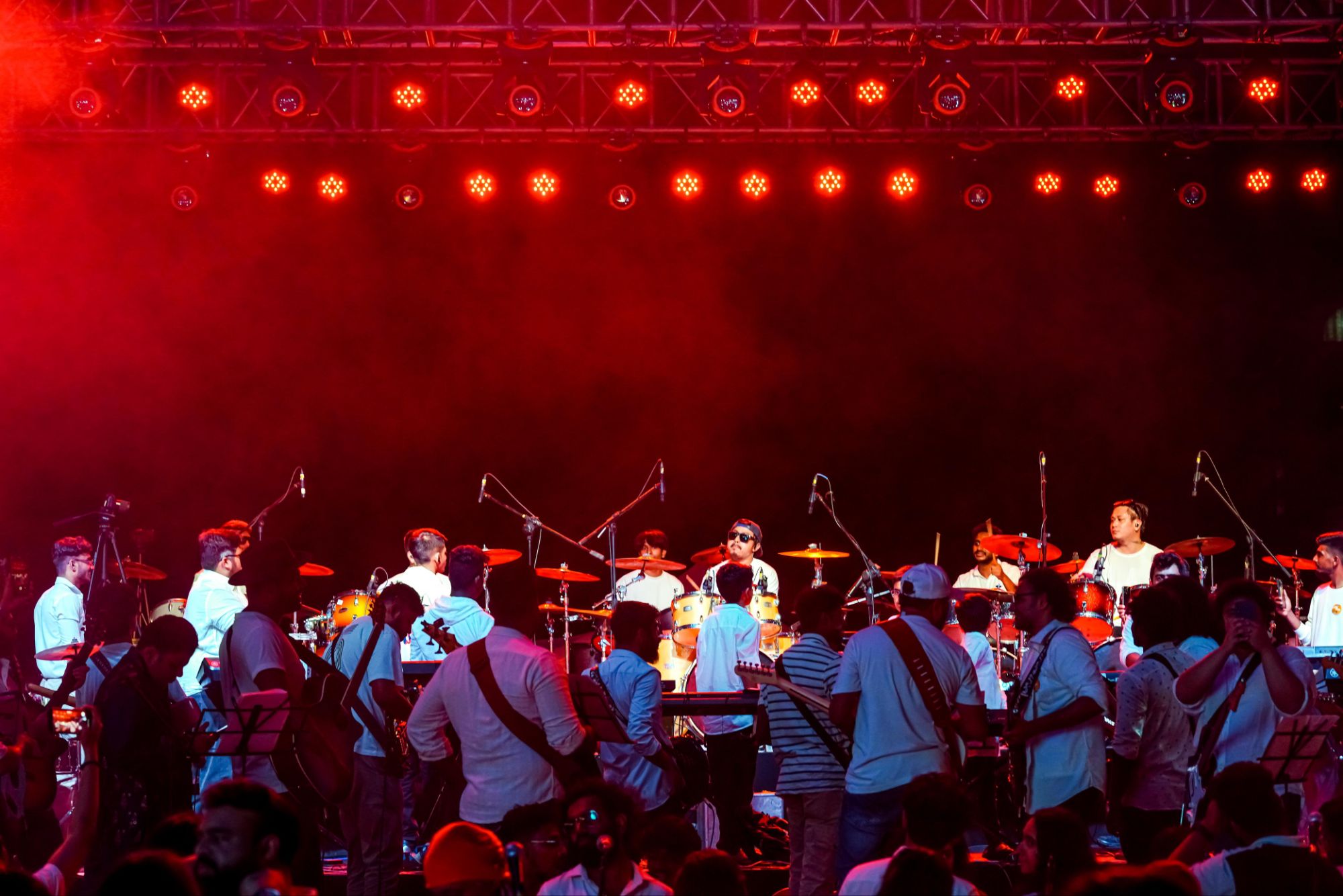 Largest Rock Mob Ever – Performed Live at Lulu Mall Bengaluru – City ...